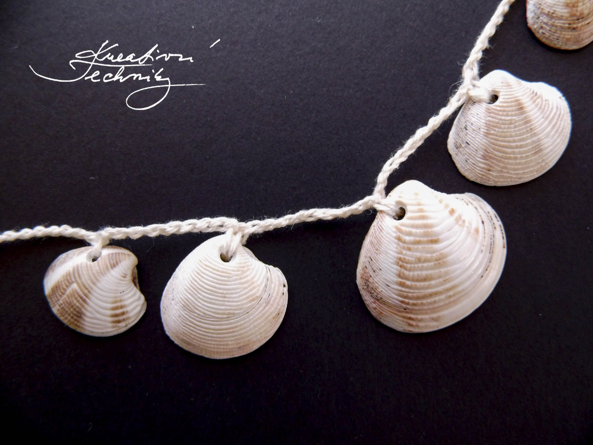 Crochet Patterns: Necklace made of shells | Kreativní Techniky