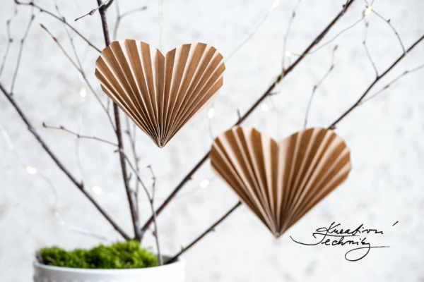 Dekorace z papíru: Krásná jednoduchá srdíčka | Kreativní Techniky